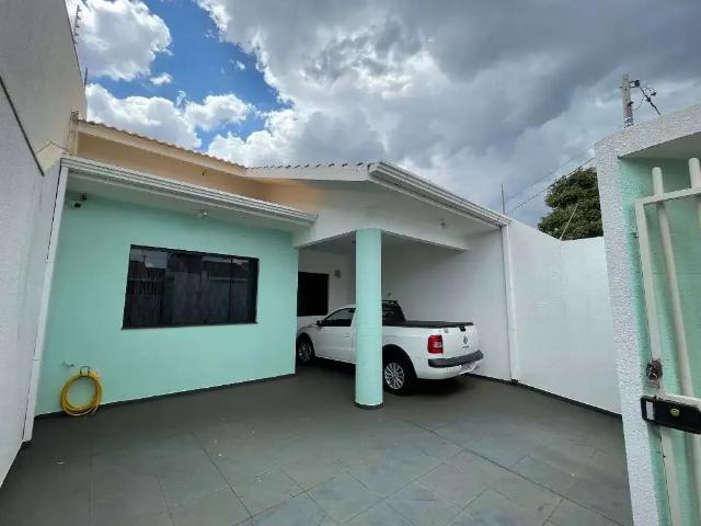 Casa / Sobrado para Venda em Cascavel/PR Parque Verde 3 Quartos