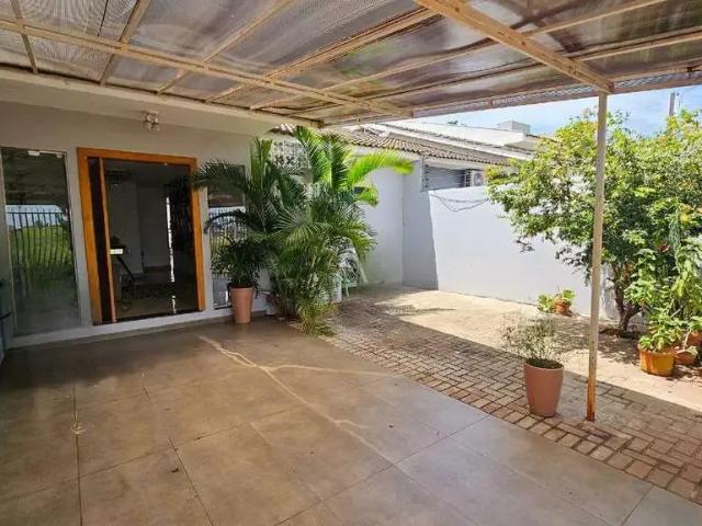 Casa / Sobrado para Venda em Cascavel/PR Parque Verde 3 Quartos