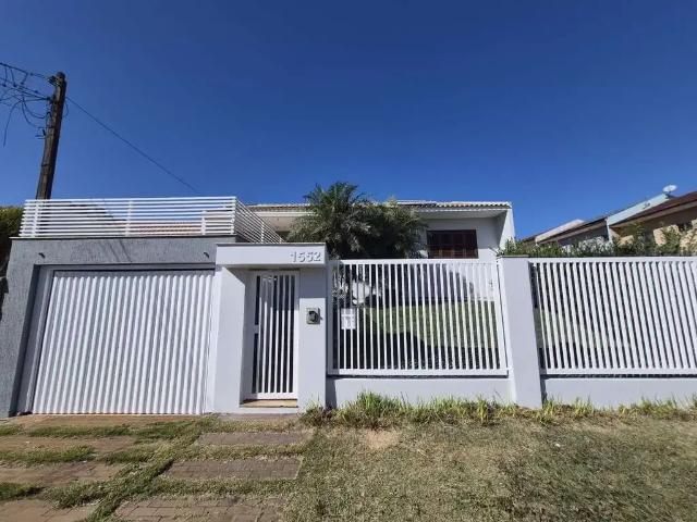 Casa / Sobrado para Venda em Cascavel/PR Parque São Paulo 5 Quartos