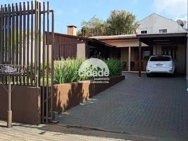 Casa / Sobrado para Venda em Cascavel/PR Periolo 3 Quartos