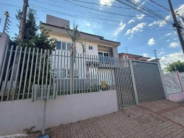 Casa / Sobrado para Venda em Cascavel/PR Periolo 4 Quartos