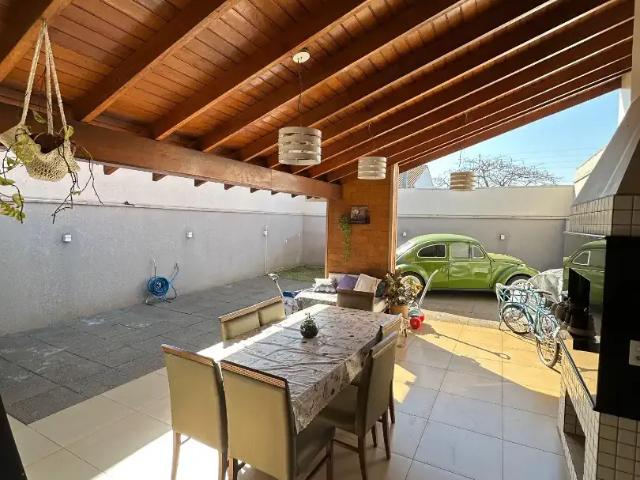 Casa / Sobrado para Venda em Cascavel/PR Recanto Tropical 3 Quartos