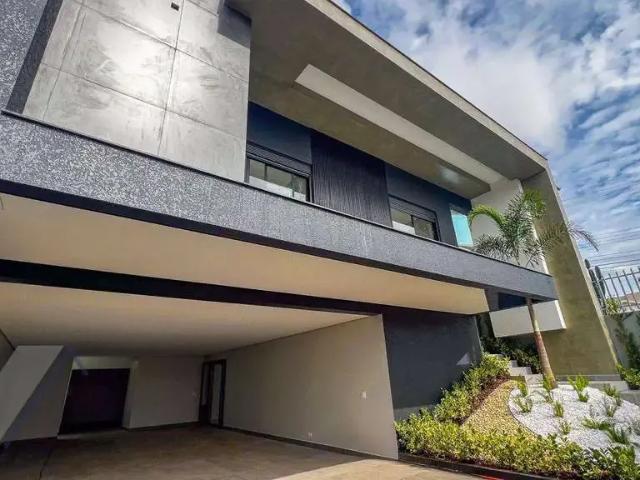 Casa / Sobrado para Venda em Cascavel/PR Região do Lago 4 Quartos