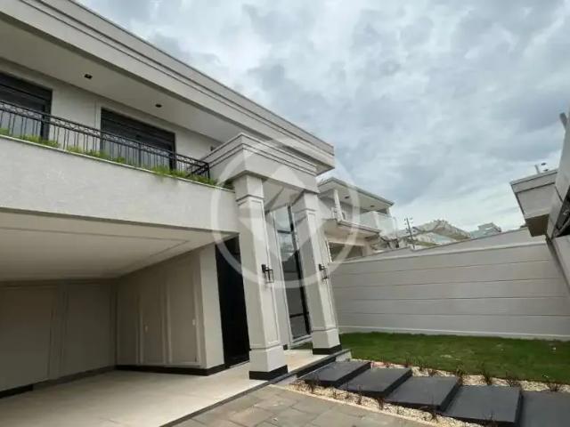 Casa / Sobrado para Venda em Cascavel/PR Região do Lago 4 Quartos