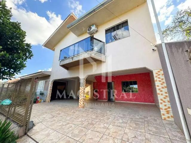 Casa / Sobrado para Venda em Cascavel/PR Santa Felicidade 4 Quartos