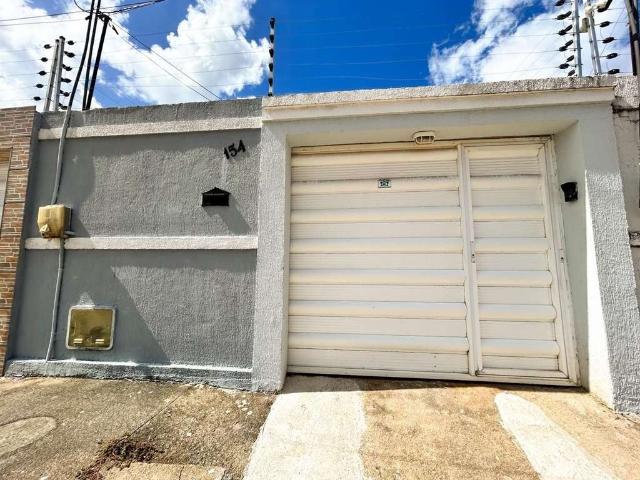 Casa / Sobrado para Venda em Caucaia/CE Arianópolis Jurema 3 Quartos