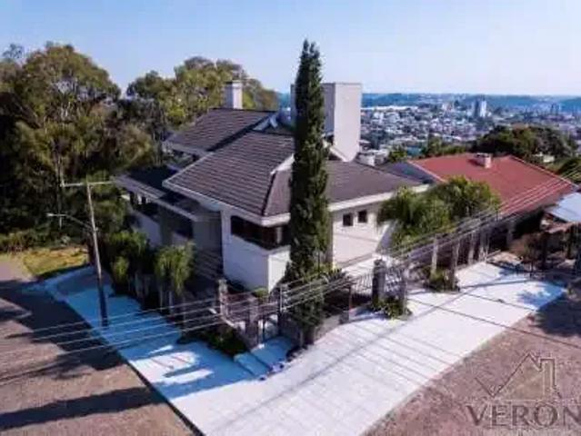 Casa / Sobrado para Venda em Caxias do Sul/RS Colina Sorriso 4 Quartos