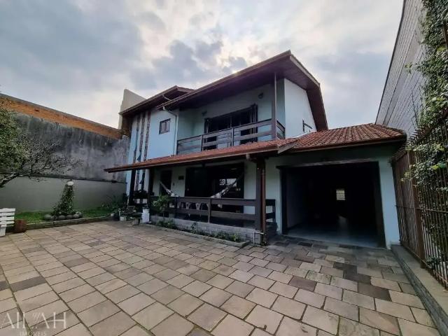 Casa / Sobrado para Venda em Caxias do Sul/RS Colina Sorriso 4 Quartos