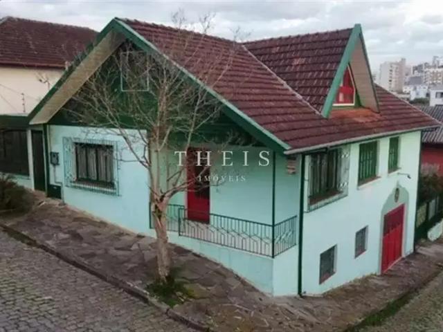 Casa / Sobrado para Venda em Caxias do Sul/RS Centro 5 Quartos