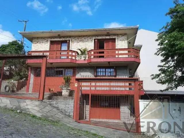 Casa / Sobrado para Venda em Caxias do Sul/RS Cidade Nova 3 Quartos