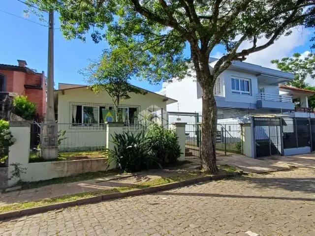 Casa / Sobrado para Venda em Caxias do Sul/RS Cinqüentenário 3 Quartos
