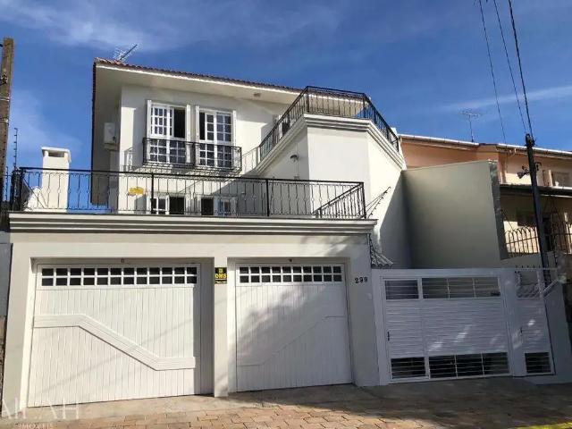 Casa / Sobrado para Venda em Caxias do Sul/RS Cinqüentenário 4 Quartos