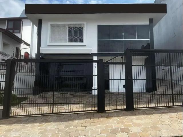 Casa / Sobrado para Venda em Caxias do Sul/RS Cinqüentenário 4 Quartos
