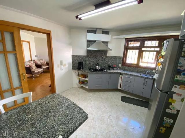 Casa / Sobrado para Venda em Caxias do Sul/RS Cinqüentenário 4 Quartos
