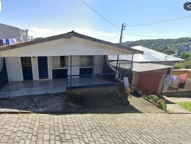 Casa / Sobrado para Venda em Caxias do Sul/RS Cruzeiro 4 Quartos