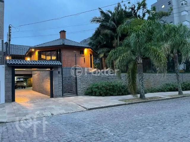 Casa / Sobrado para Venda em Caxias do Sul/RS Bela Vista 3 Quartos