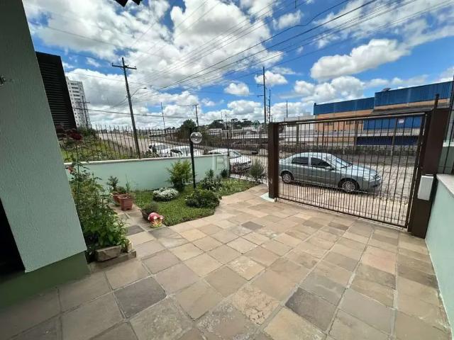 Casa / Sobrado para Venda em Caxias do Sul/RS De Lazzer 3 Quartos