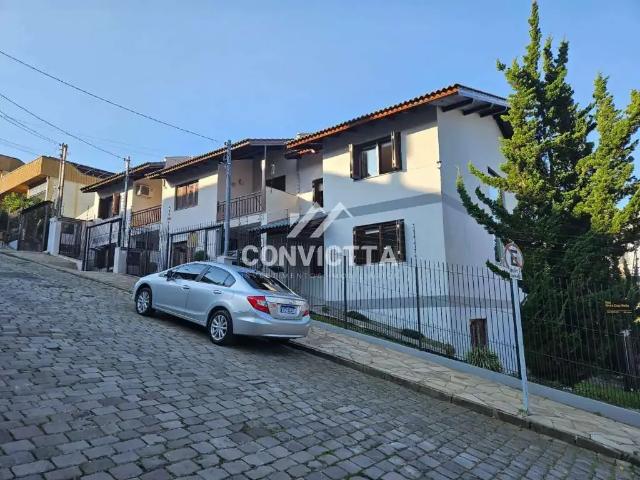Casa / Sobrado para Venda em Caxias do Sul/RS De Lazzer 3 Quartos