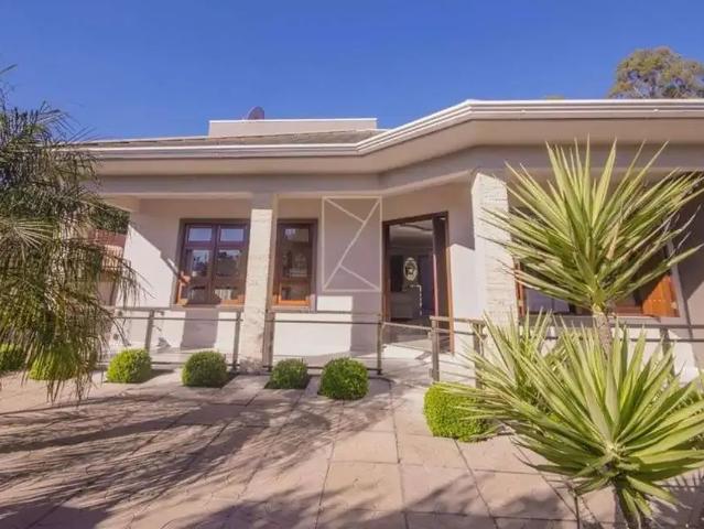 Casa / Sobrado para Venda em Caxias do Sul/RS Desvio Rizzo 3 Quartos