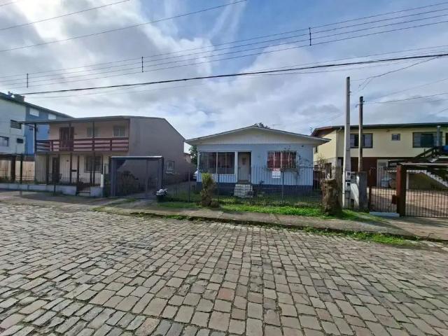 Casa / Sobrado para Venda em Caxias do Sul/RS Desvio Rizzo 4 Quartos