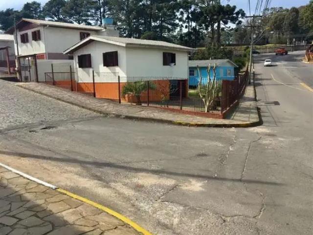 Casa / Sobrado para Venda em Caxias do Sul/RS Fátima 3 Quartos