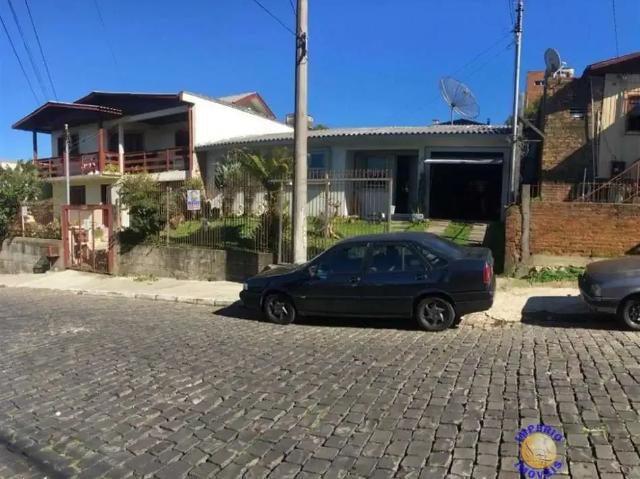 Casa / Sobrado para Venda em Caxias do Sul/RS Fátima 3 Quartos