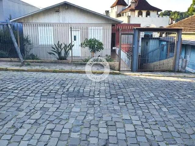 Casa / Sobrado para Venda em Caxias do Sul/RS Floresta 3 Quartos