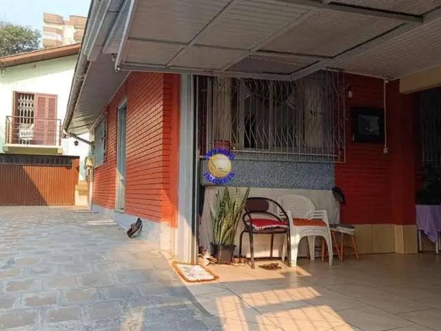 Casa / Sobrado para Venda em Caxias do Sul/RS Floresta 3 Quartos