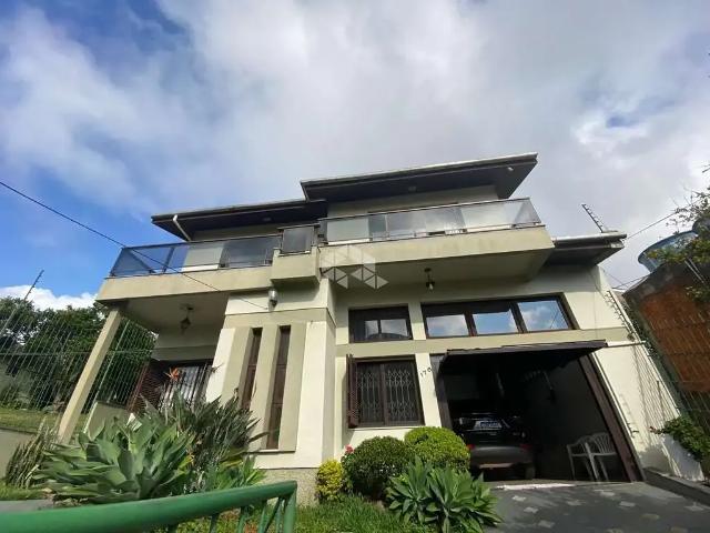 Casa / Sobrado para Venda em Caxias do Sul/RS Floresta 3 Quartos