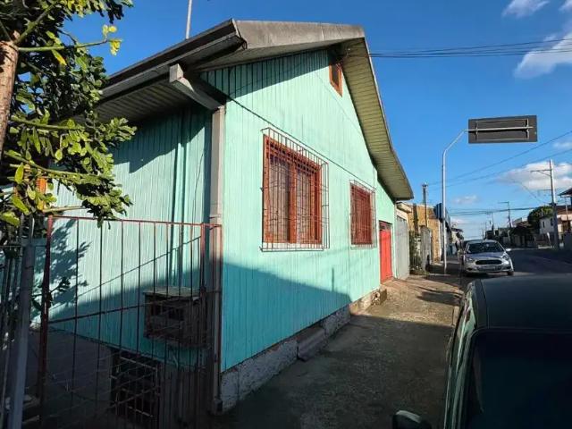 Casa / Sobrado para Venda em Caxias do Sul/RS Kayser 2 Quartos
