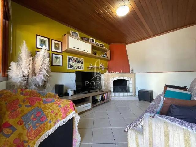 Casa / Sobrado para Venda em Caxias do Sul/RS Kayser 3 Quartos