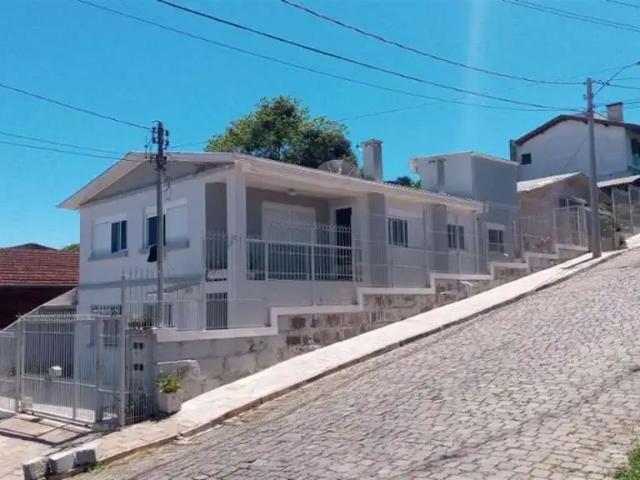 Casa / Sobrado para Venda em Caxias do Sul/RS Kayser 3 Quartos