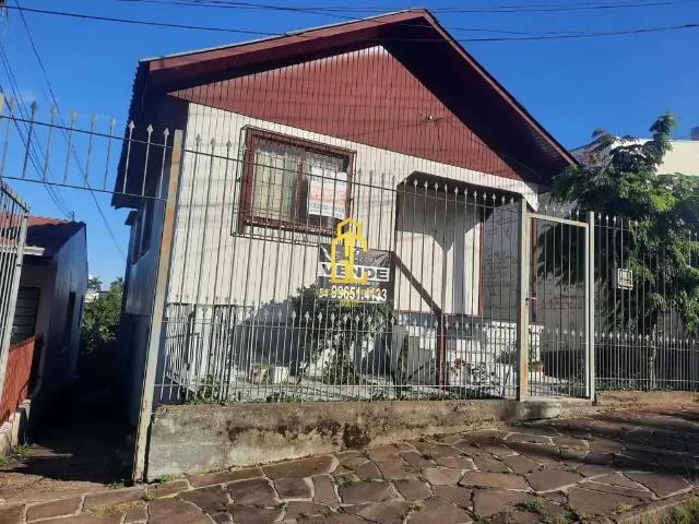 Casa / Sobrado para Venda em Caxias do Sul/RS Kayser 5 Quartos