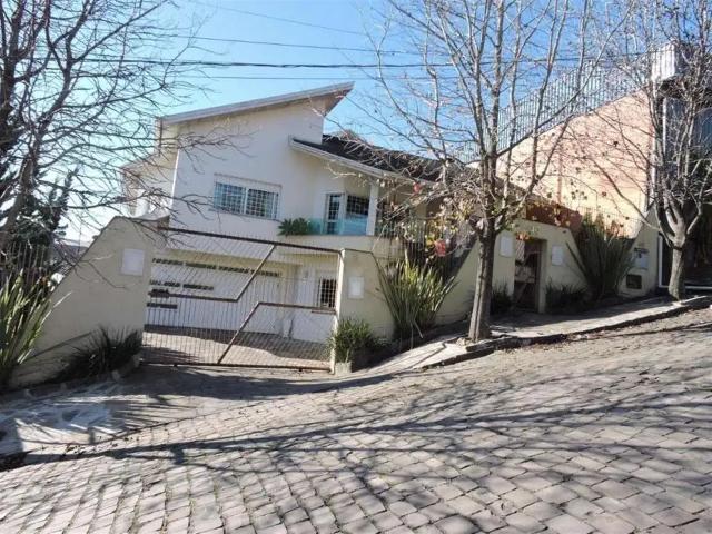 Casa / Sobrado para Venda em Caxias do Sul/RS Kayser 6 Quartos