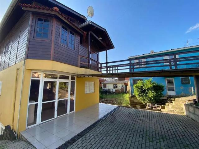 Casa / Sobrado para Venda em Caxias do Sul/RS Kayser 8 Quartos