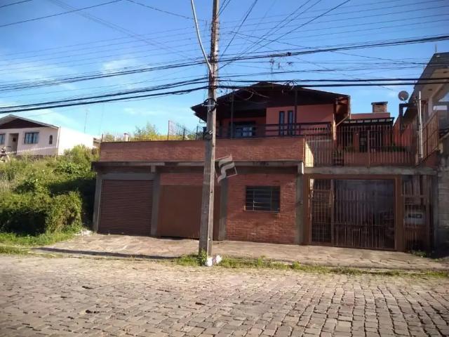 Casa / Sobrado para Venda em Caxias do Sul/RS Interlagos 4 Quartos