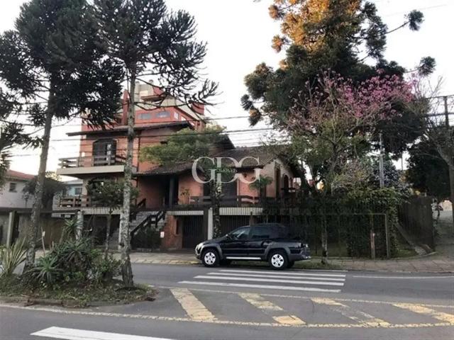 Casa / Sobrado para Venda em Caxias do Sul/RS Interlagos 5 Quartos
