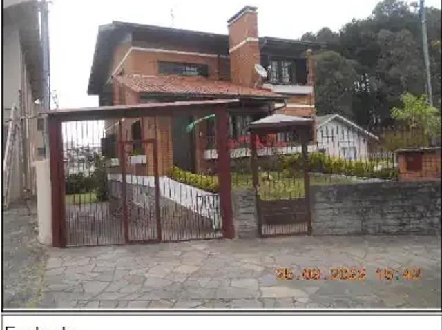 Casa / Sobrado para Venda em Caxias do Sul/RS Interlagos 3 Quartos