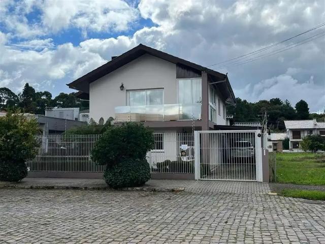 Casa / Sobrado para Venda em Caxias do Sul/RS Interlagos 3 Quartos