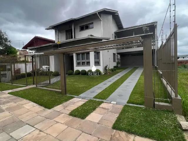 Casa / Sobrado para Venda em Caxias do Sul/RS Interlagos 3 Quartos