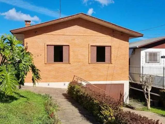 Casa / Sobrado para Venda em Caxias do Sul/RS Madureira 3 Quartos