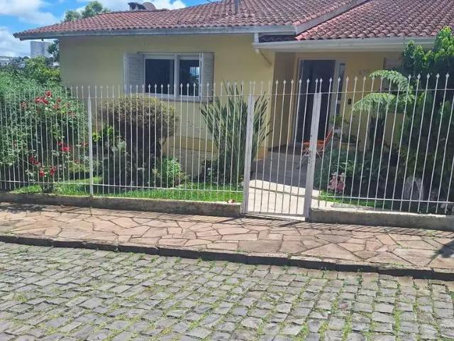 Casa / Sobrado para Venda em Caxias do Sul/RS Medianeira 5 Quartos