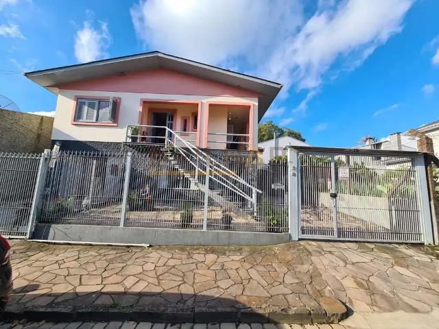 Casa / Sobrado para Venda em Caxias do Sul/RS São Ciro 6 Quartos