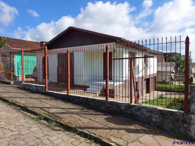 Casa / Sobrado para Venda em Caxias do Sul/RS São Cristóvão 4 Quartos