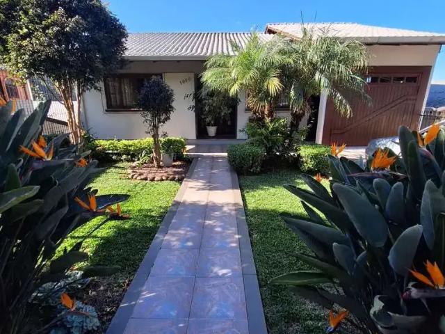 Casa / Sobrado para Venda em Caxias do Sul/RS São José 5 Quartos