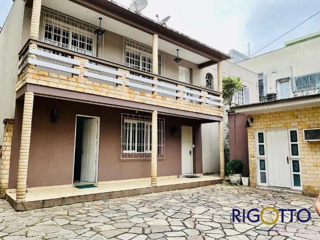 Casa / Sobrado para Venda em Caxias do Sul/RS São Pelegrino 5 Quartos