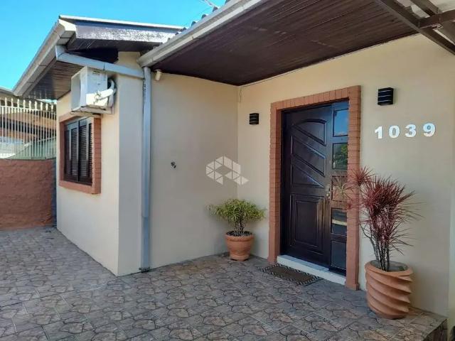 Casa / Sobrado para Venda em Caxias do Sul/RS São Victor COHAB 3 Quartos