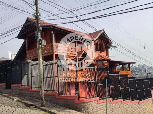 Casa / Sobrado para Venda em Caxias do Sul/RS Salgado Filho 4 Quartos