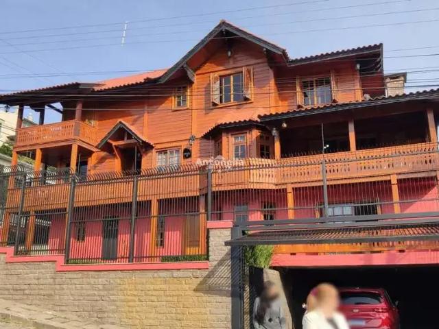 Casa / Sobrado para Venda em Caxias do Sul/RS Salgado Filho 4 Quartos