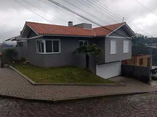 Casa / Sobrado para Venda em Caxias do Sul/RS Salgado Filho 3 Quartos